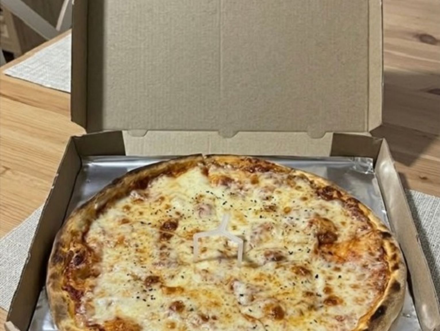 Rzeszowska pizzeria odpowiada na reklamację memem. Oszustwo "na salami ...